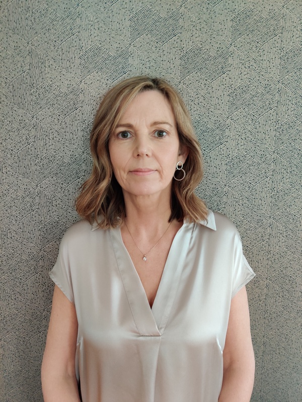 Find extras for your production - The Extras Dept.